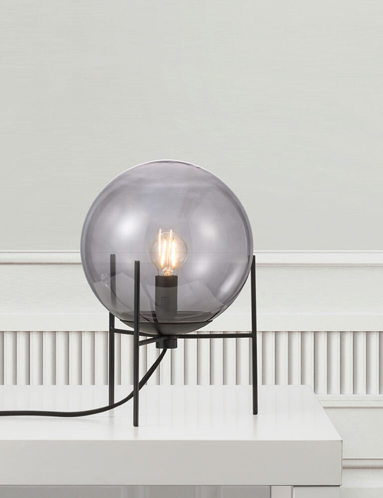 Stilvolle Stehlampe Rauchglas Kugel Bilder