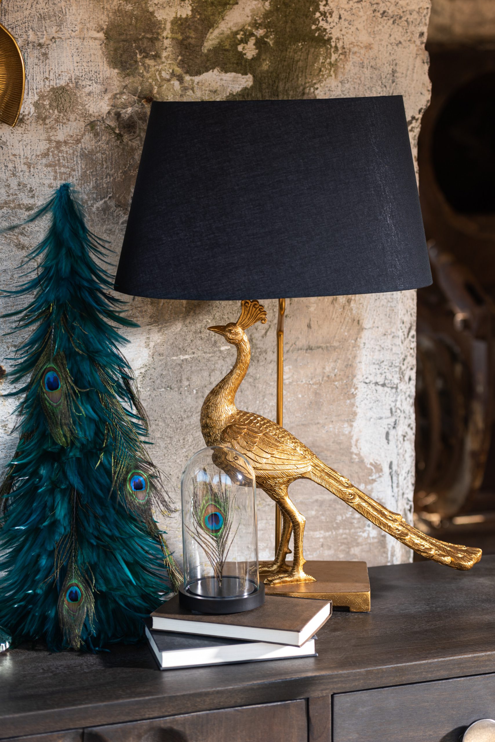 Moderne schwarze Tischlampe goldener Pfau Jolipa Peacock poly ...